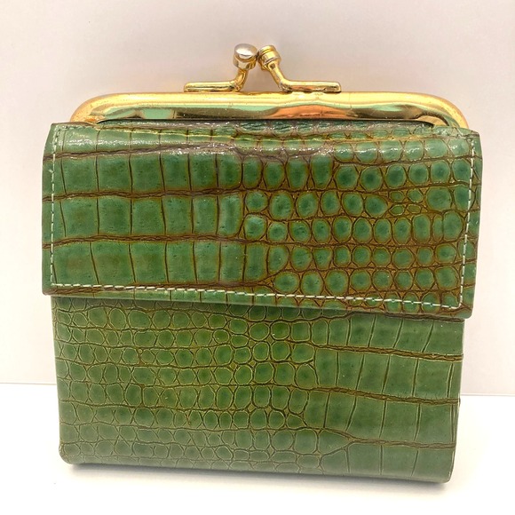 Princess Gardner | Bags | Vtg Princess Gardner Wallet Green Patent Pig ...